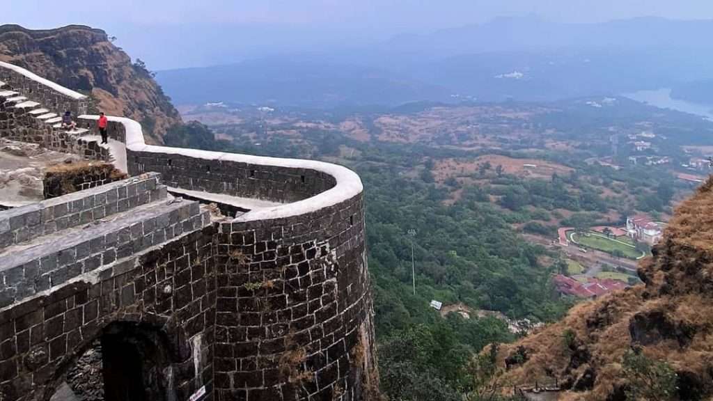 How To Reach Korigad Fort By Road, Train Or Air - Travel Twilight